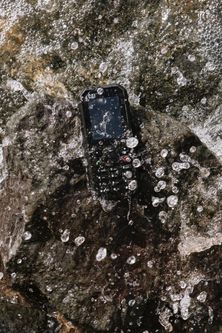 Cat B35 è il feature phone 4G "rugged" che va dritto al sodo