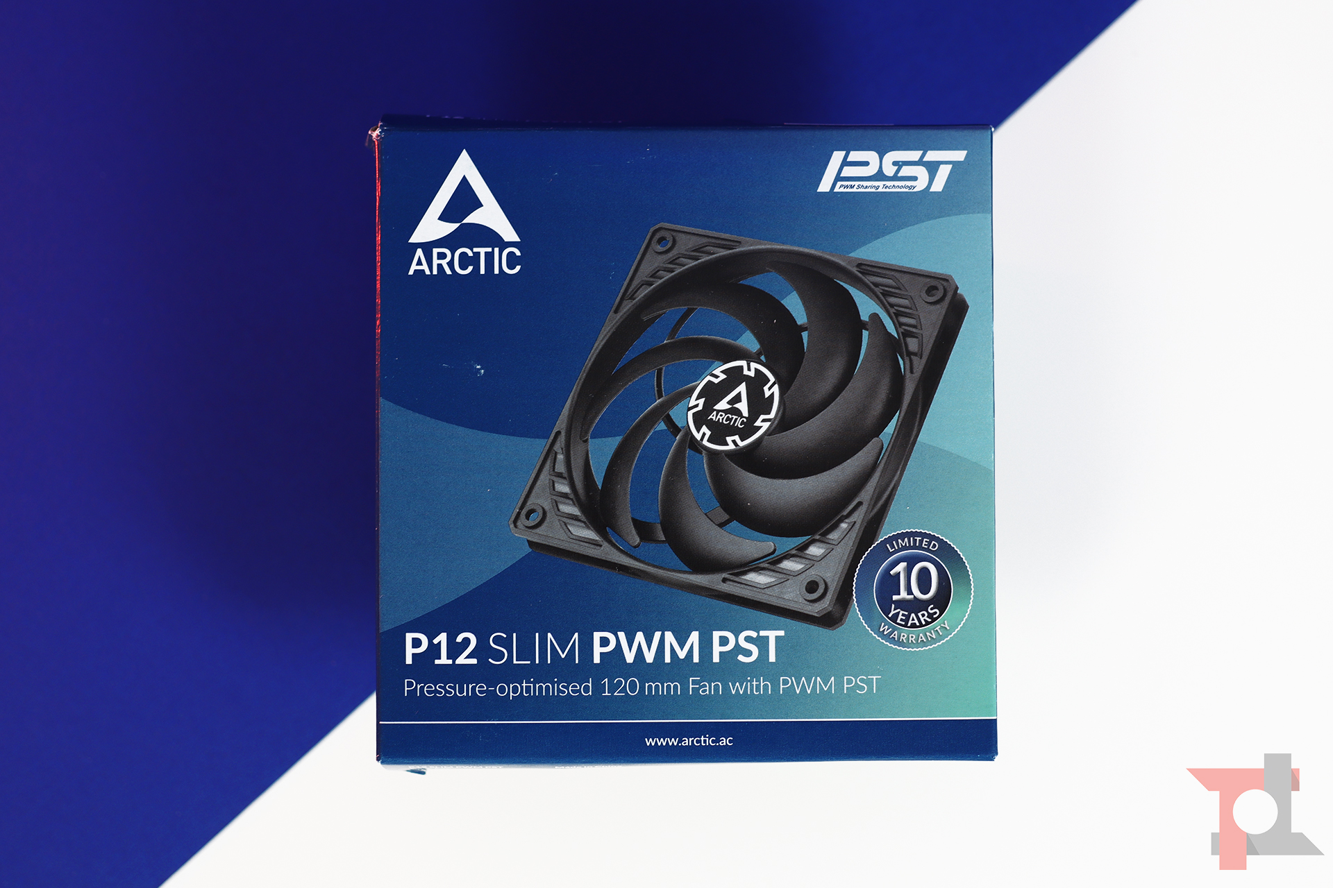 Arctic P12 Slim PWM PST è la nuova ventola per chi ama le build ...
