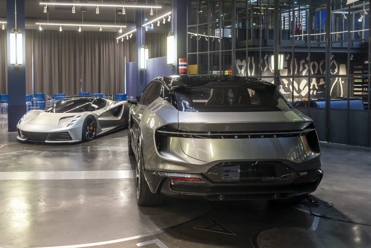 Il SUV elettrico Lotus Eletre debutta in Italia con tanta potenza e ...