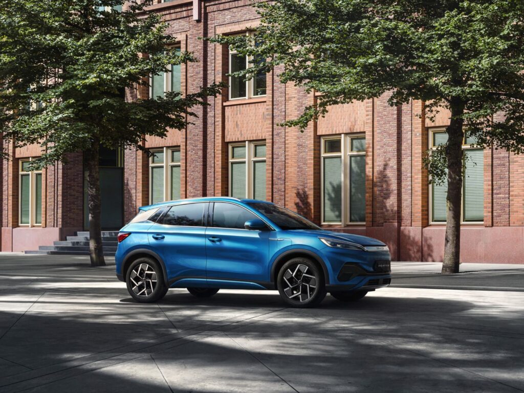 La cinese BYD lancia in Italia le sue prime auto elettriche: Atto 3 e Han