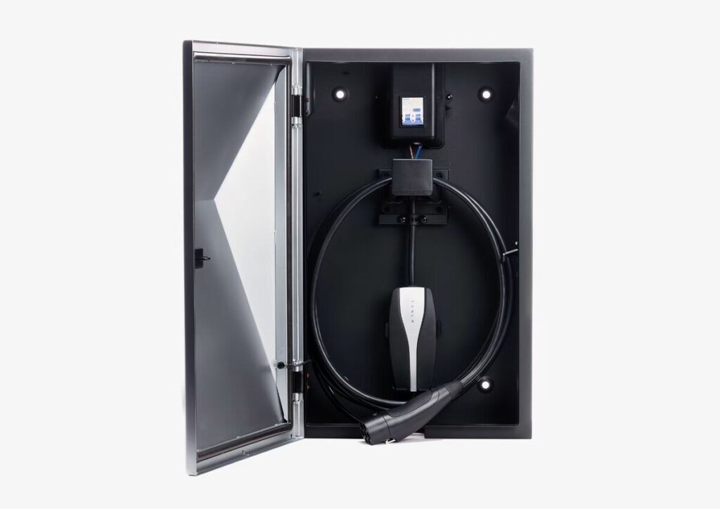 Tesla svela CyberVault, una sorta di wallbox a forma di Cybertruck