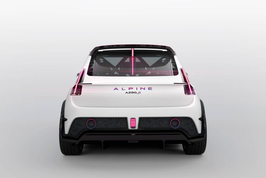 Arriva l'anti 500e Abarth, la Renault 5 elettrica sportiva in salsa Alpine