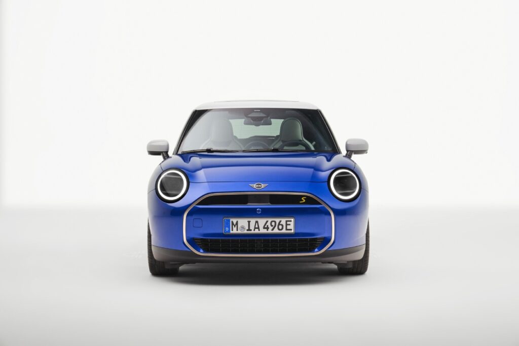 Nuova MINI Cooper e Countryman 2024: prezzi, novità e info