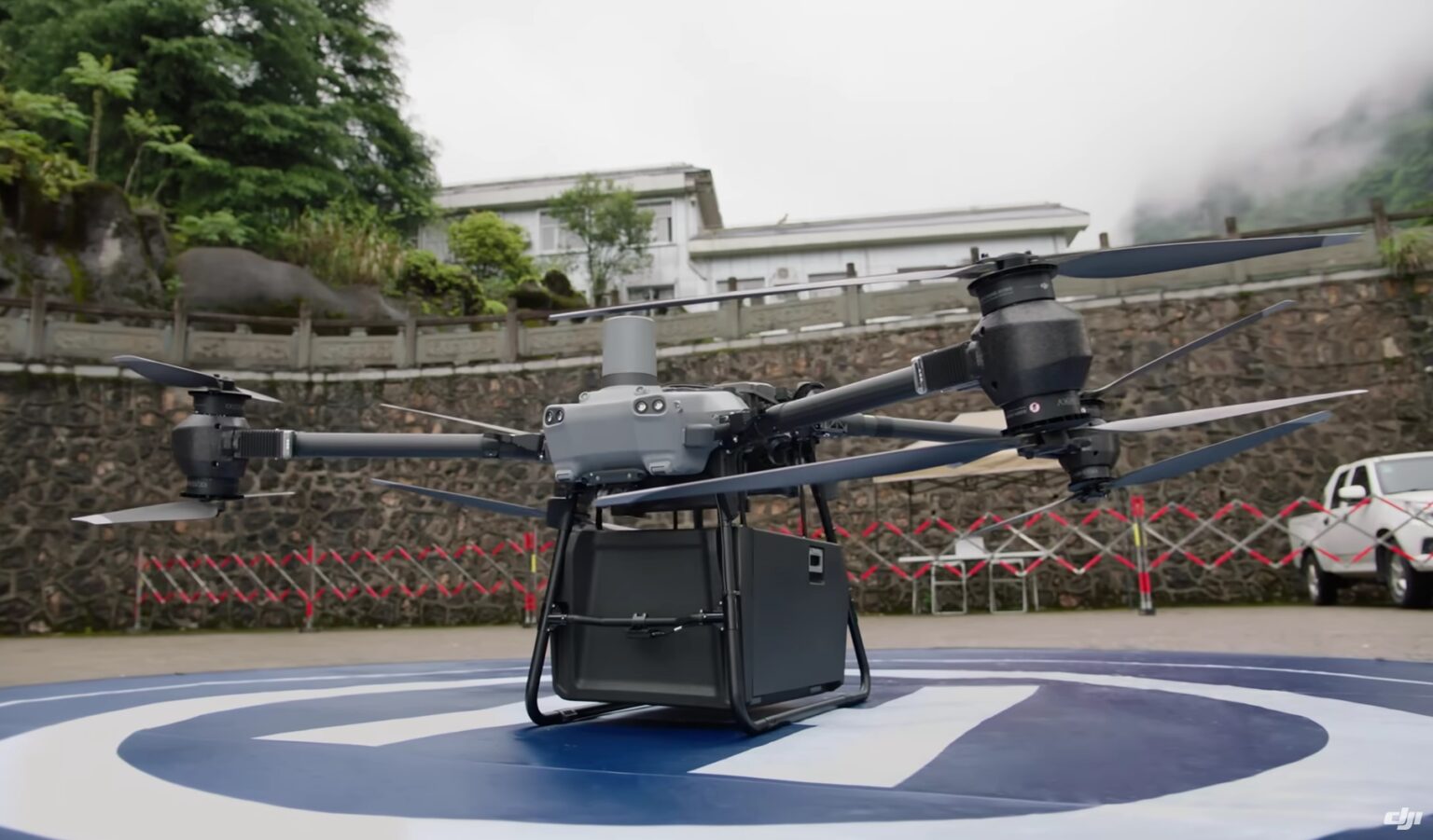 DJI presenta il drone cargo FlyCart 30 per consegne fino a 40 kg
