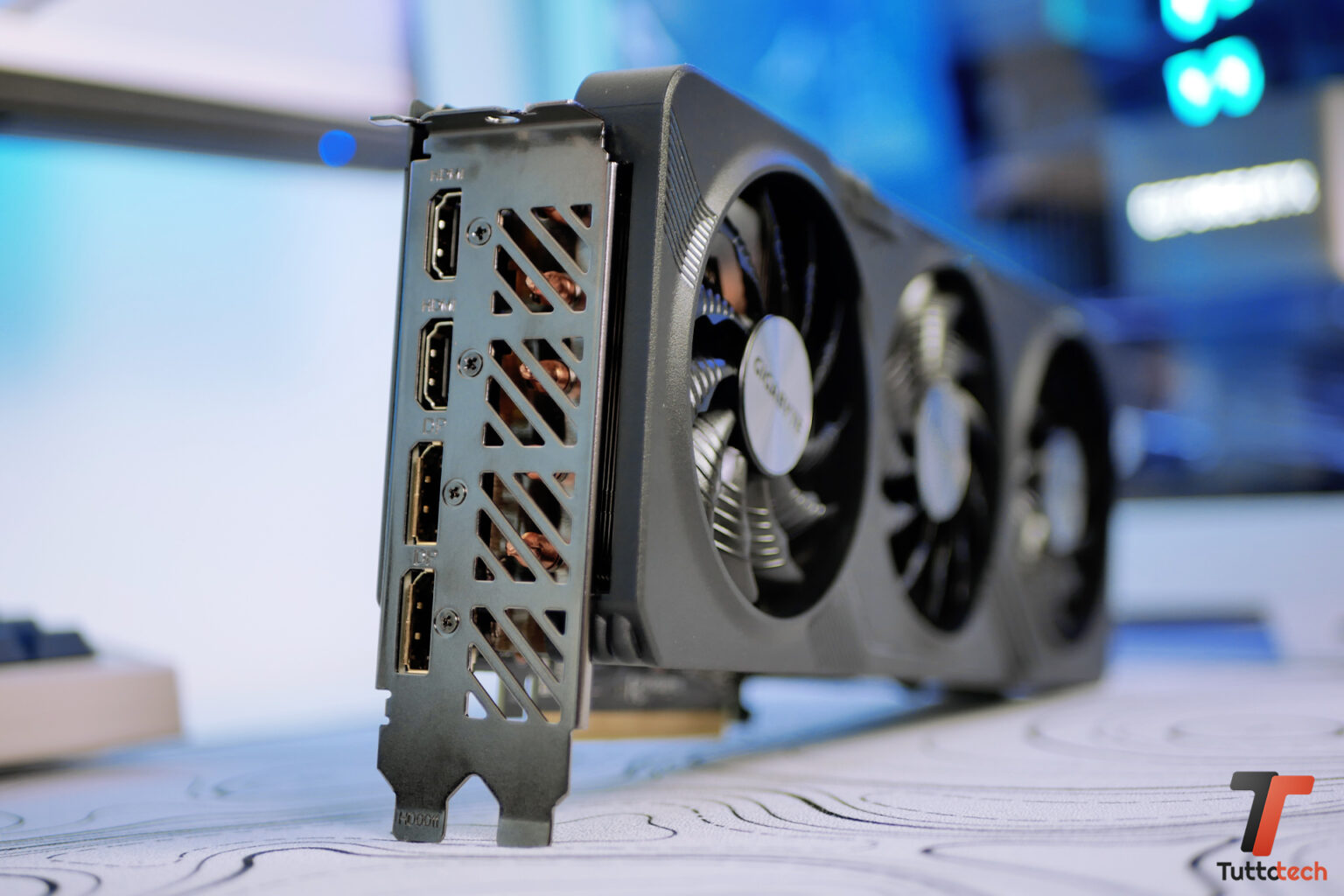 Recensione Gigabyte Radeon RX 7600 XT Gaming OC: ok il 1080p, ma il ...