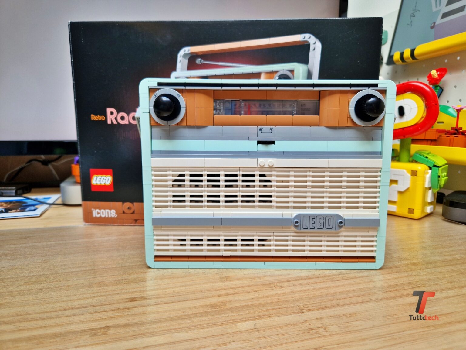Recensione LEGO Icons Radio Vintage, torna l'epoca delle radioline ...