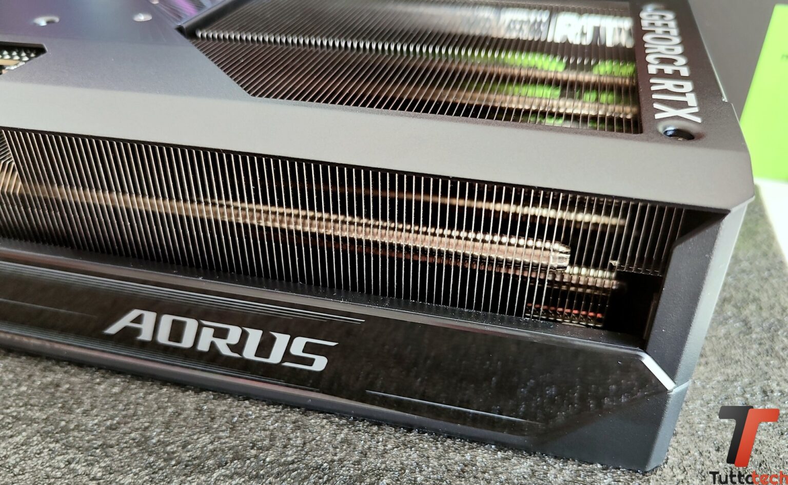 Recensione Gigabyte AORUS GeForce RTX 5080 MASTER: prestazioni e design ...