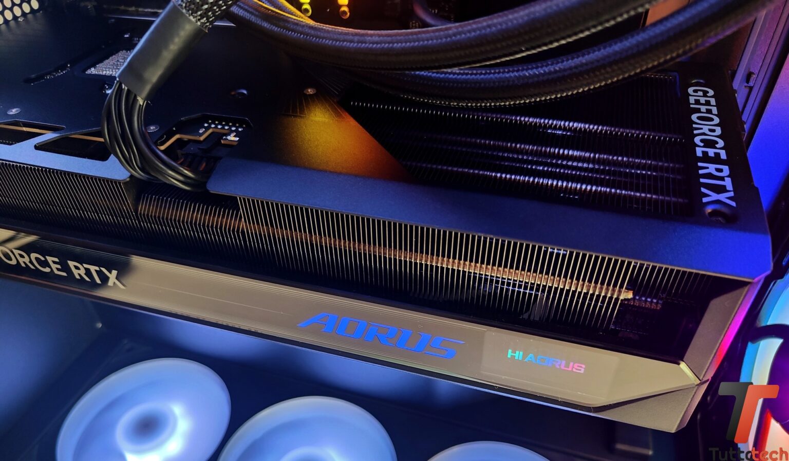 Recensione Gigabyte AORUS GeForce RTX 5080 MASTER: prestazioni e design ...