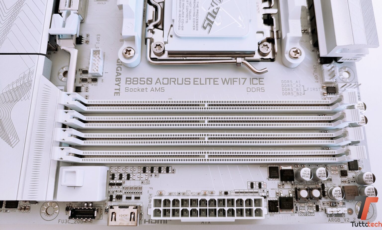 Recensione Gigabyte B850 AORUS Elite WiFi 7 ICE: il giusto mix tra ...