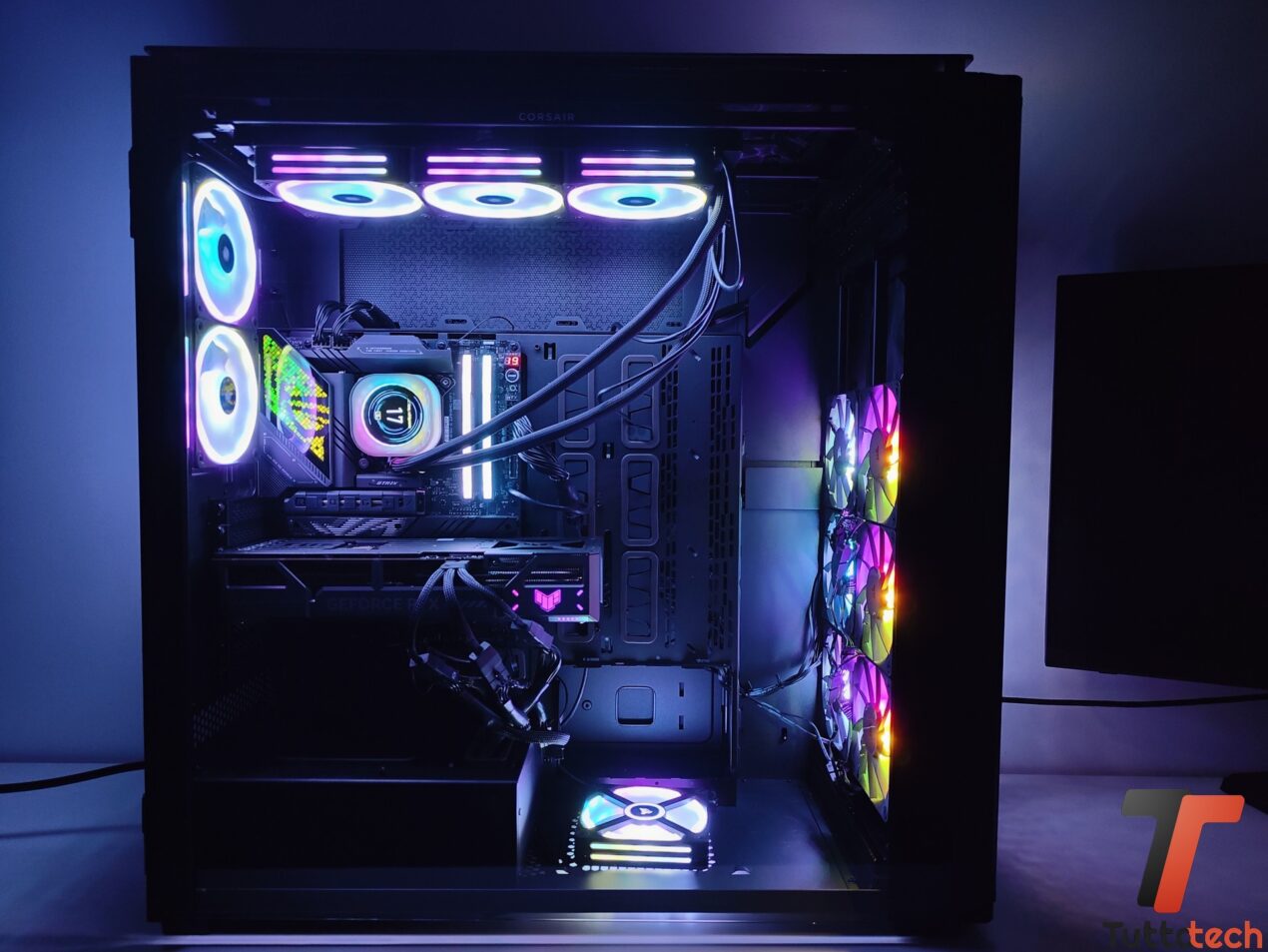 Recensione Corsair iCUE LINK 9000D RGB Airflow: il case definitivo per qualsiasi build