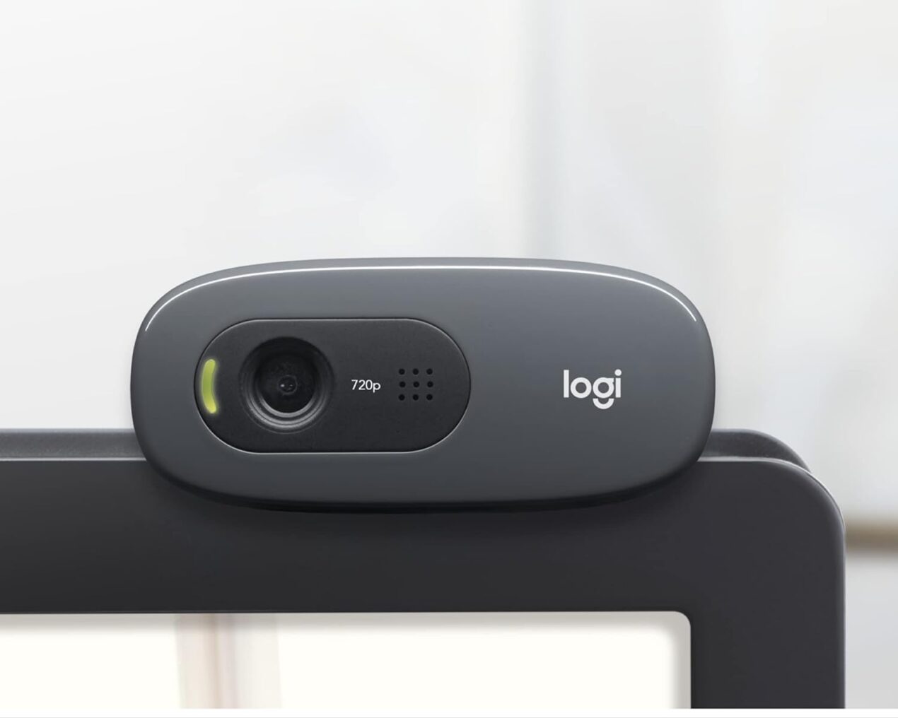 Lavori da casa? Questa Webcam Logitech è l'acquisto giusto scontata del 62%